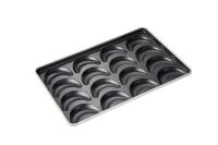 China 600x400x40mm 16 Links Aluminized Steel Croissant Baking Tray with PTFE Non-Stick Coating for sale