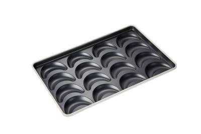 China 600x400x40mm 16 Links Aluminized Steel Croissant Baking Tray with PTFE Non-Stick Coating for sale