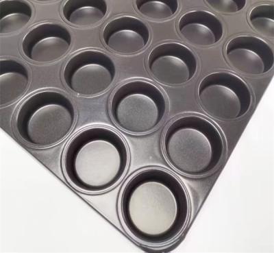China Non Stick Carbon Steel 12 Cup Muffin Cake Baking Tray 904x604mm 1.0mm Thick for sale