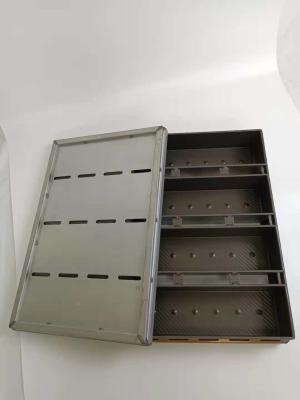 China Economical 4 Strapped Non Toxic Loaf Pan 600x397x93mm Corrugated Surface for sale