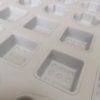 China Silicone Coated 800x800x41mm 100 Cavity Cake Baking Tray Dishwasher Safe Aluminum Steel for sale