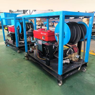 China 28HP Diesel Engine Jet Sewer Cleaning Machine with 200bar Pressure and 50L/min Flow for 50-500mm Pipes for sale