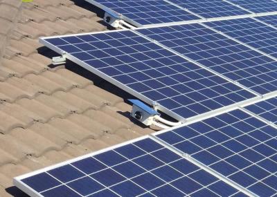 China 340W Polycrystalline Solar Panel 72-Cell with 17.52% Efficiency and 1000V DC System Voltage for sale