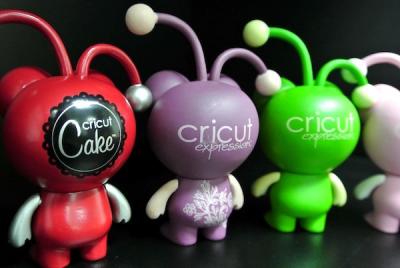 China Cricket Insect Plastic Toy Figures Movable Arm With Two Big Eyes 6.5*7*2.4cm for sale