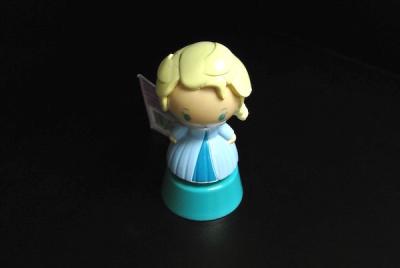 China Frozen Princess Plastic Toy Figures With Disney Logo Blue / Pink Color for sale