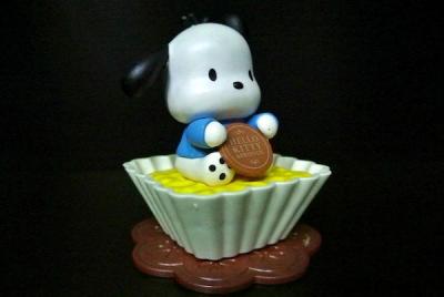 China Pochacco Dog Custom Plastic Toys 2.5 Inch Height For Storage 8*7*7cm for sale
