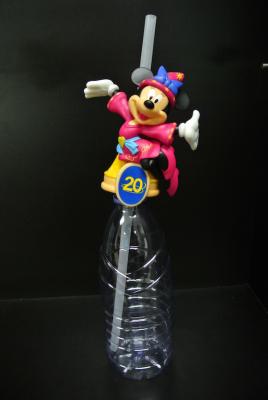 China Straw Figures Collectible Vinyl Toys For Kids Water Bottle Disneyland Style for sale