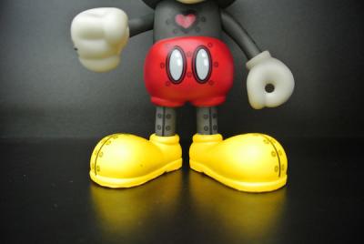 China Micky Mouse Character Collectible Vinyl Figures For Promotion Gift Grey Color for sale