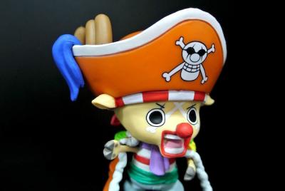 China Customized Color One Piece Mini Figures For Home Decoration 8*5*3cm for sale