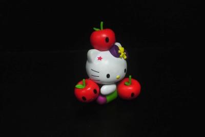 China Two Types Mini Hello Kitty Figures Toy 85 Degree For Convenient Store for sale