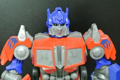 China 12 Inch Transformer Robot Toy With Hasbro Logo OEM / ODM Available for sale