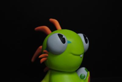 China Lovely Style Solar Small Electronic Toys , Electronic Animal Toys Shake Head 10CM for sale