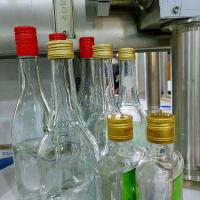 China 2000b/h Automatic Capping Machine 1.1kw Aluminium Capping Machine For Liquor And Oral Liquid Bottle for sale