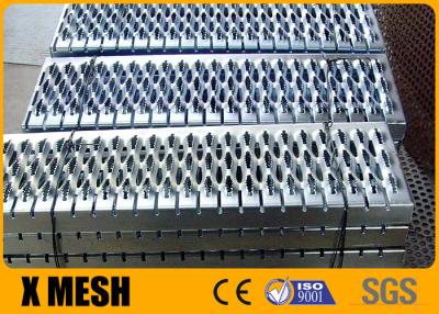 China Stainless 2MM Galvanized Steel Grating 240 X 4020MM Anti Slip Tread for sale