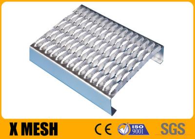 China Stainless 2MM Galvanized Steel Anti Slip Tread Plates 240 X 4020MM For Industrial for sale
