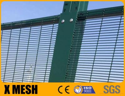 China 80mm X 100mm Square Post Anti Climb Mesh Fence Green Color For Commercial Field for sale