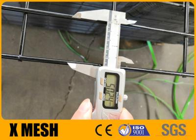 China Black PVC Coated Wire Mesh Fencing 5mm Wire Mesh Panel BS 10244 for sale