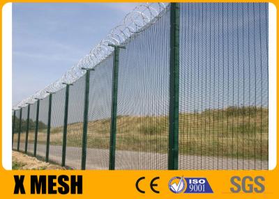 China 4mm Wire Anti Climb Mesh Fence 10.5ga Green Powder Coated for sale