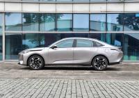 China 4 Wheels 170Ps Left Drive Chang An EV Changan Yida 2WD Gasoline Petrol Fuel Sedan Car for sale