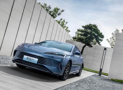 China Adult Personal BYD EV Car Seal DM-i 1.5T Hybrid Sedan 121Km Petrol Fuel Electric Vehicle EV New Car for sale