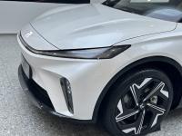 China Electric Vehicle Car Rising Auto R7 MG S9 9 Pure New Energy High Speed New Chinese EV Car for sale