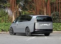 China Customizable Fashion Personalized Lixiang Mega Electric Vehicle 5 Seaters MPV Auto Pure New Energy EV Car for sale