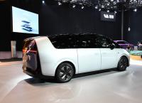 China Competitive Automobile Factory 2WD Lixiang Mega Electric Vehicle MPV Auto Pure New Energy EV Car for sale