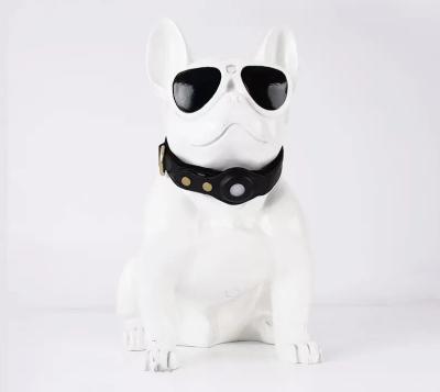 China Pet Collar Custom Logo Fashionable Cool Leather Black Pink Blue Red Dark Green Airtag for sale