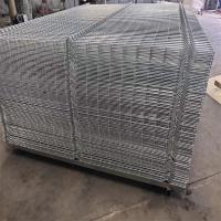 China Powder Coated Welded Wire Mesh Fence Panels For Prison With Square Hole for sale
