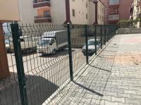 China 3d Curved Panel Welded Wire Mesh Garden Fence 1.8m High With Plastic Pvc Uv Slat with Custom for sale