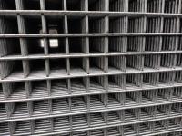 China Wholesale 2X18m Per Roll PVC Coated Green Color Gi Welded Wire Mesh for sale