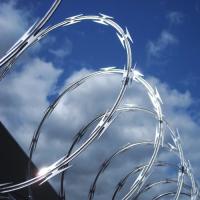 China Cheap Price Concertina Hot Dipped Galvanized Diamond Welded Decorative Razor Barbed Wire Mesh for sale