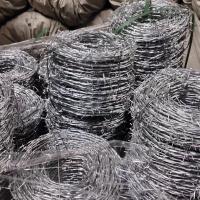 China 2.5mm diameter Hot dip galvanized Barb Wire Price Per Roll for sale