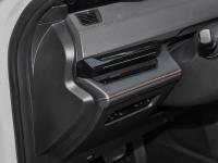 China Changan UNI-V 1.5T 5 Seats Sedan Petrol Car 4680mm Length 180km/h Top Speed for sale