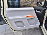 China Compact Small EV Mini Electric Car Mini Car Changan Lumin 2023 155km/301km Automatic for sale