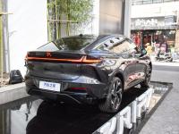 China 2023 Rising Auto R7 Performance Screen Master EV 400kW 700Nm Pure Electric SUV for sale