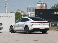 China Rising Auto F7 2023 Pure Electric Hatchback 666km Range 90kWh Battery for sale