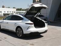 China Rising Auto F7 2023 Pure Electric Hatchback 666km Range 90kWh Battery for sale