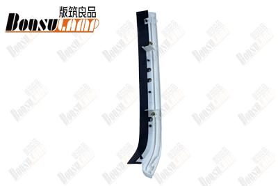 China Lower Headlight Trim Panel (R）White 100P 4JB1 OEM 8-97867331-0  8978673310 for sale