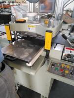 China Automatic Film Screen Protector Labeling and Die Cutting Machine (Die Cutter) for sale