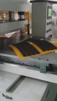 China Construction Works Narrow Fabric Scroll Laminating Machine with Auto Unwinding Rewinding for sale