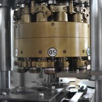 China Soft Drink Pop Automatic Can Sealer Carbonated Can Filling Machine for sale