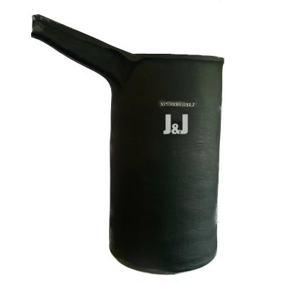 China Silicon Carbide Graphite Crucible with Pouring Nozzle - Cylindrical Shape, 1600°C Temperature Resistance, 2.21-2.25 g/cm³ Density for sale
