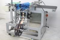 China Auto Flat Card Bag Vacuum Suction Labeling Machine with Pneumatic System and Sticker for sale