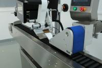 China Cartons Packaging Type Small Round Bottle Labeling Machine for Vial Lip Balm Pen Ham for sale