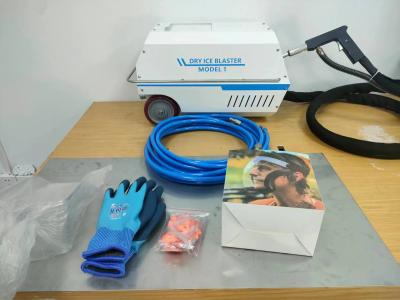 China LIANGUI Pure Pneumatic Drive Dry Ice Blaster with 3 kg Hopper Capacity for No Power Supply Needed Cleaning for sale