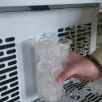 China 120kgs Automatic Controlled Ice Cube Maker Machine with Other Ice Shapes and Design for sale