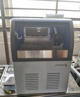 China Professional Commercial Cube Ice Making Machine with 1000kg Ice Storage Capacity for sale
