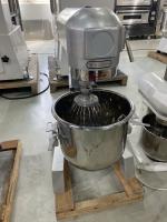 China Good 40L Bakery Kitchen Equipment Projects Bread Dough Planetary Mixer for Industrial for sale