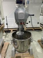 China Good 40L Bakery Kitchen Equipment Projects Bread Dough Planetary Mixer for Industrial for sale